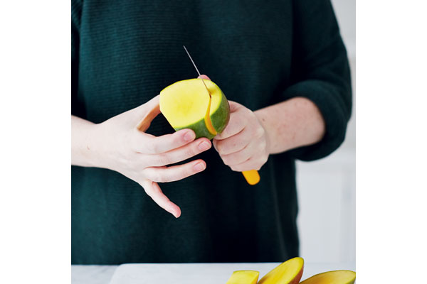 How to prepare a ripe mango - delicious. magazine