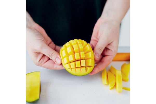 How to prepare a ripe mango - delicious. magazine