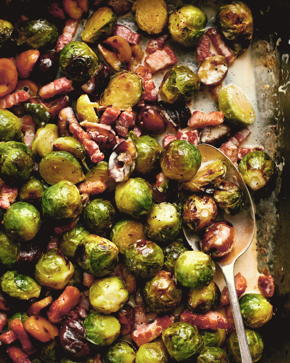 Roast sprouts with bacon, chestnuts and cream - delicious. magazine
