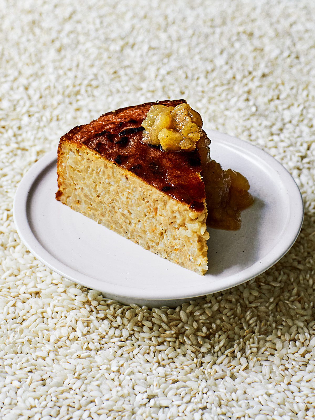 Brûléed rice pudding cake with pear compote - delicious. magazine